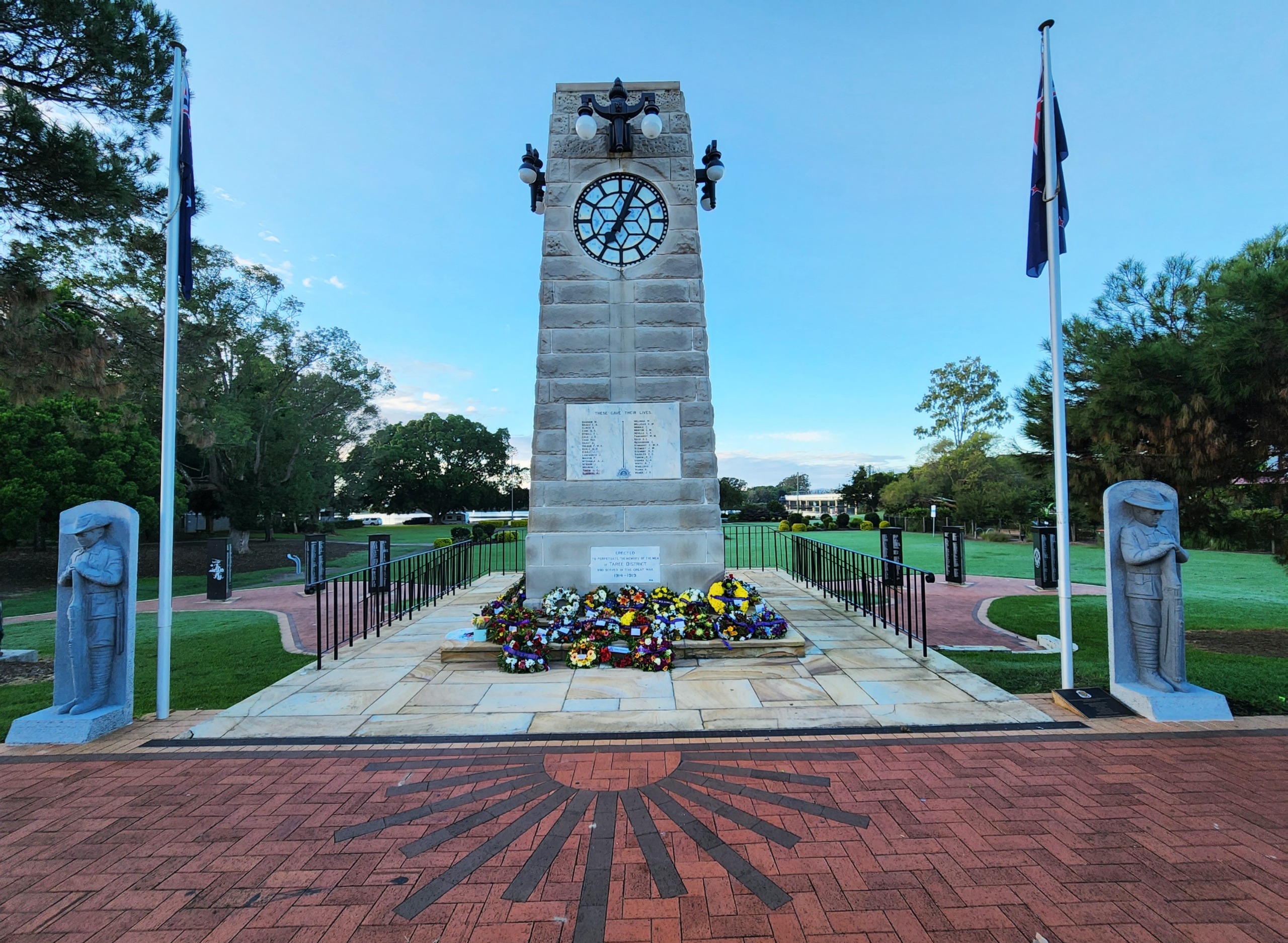 Taree War Memorial Clock | Have Your Say